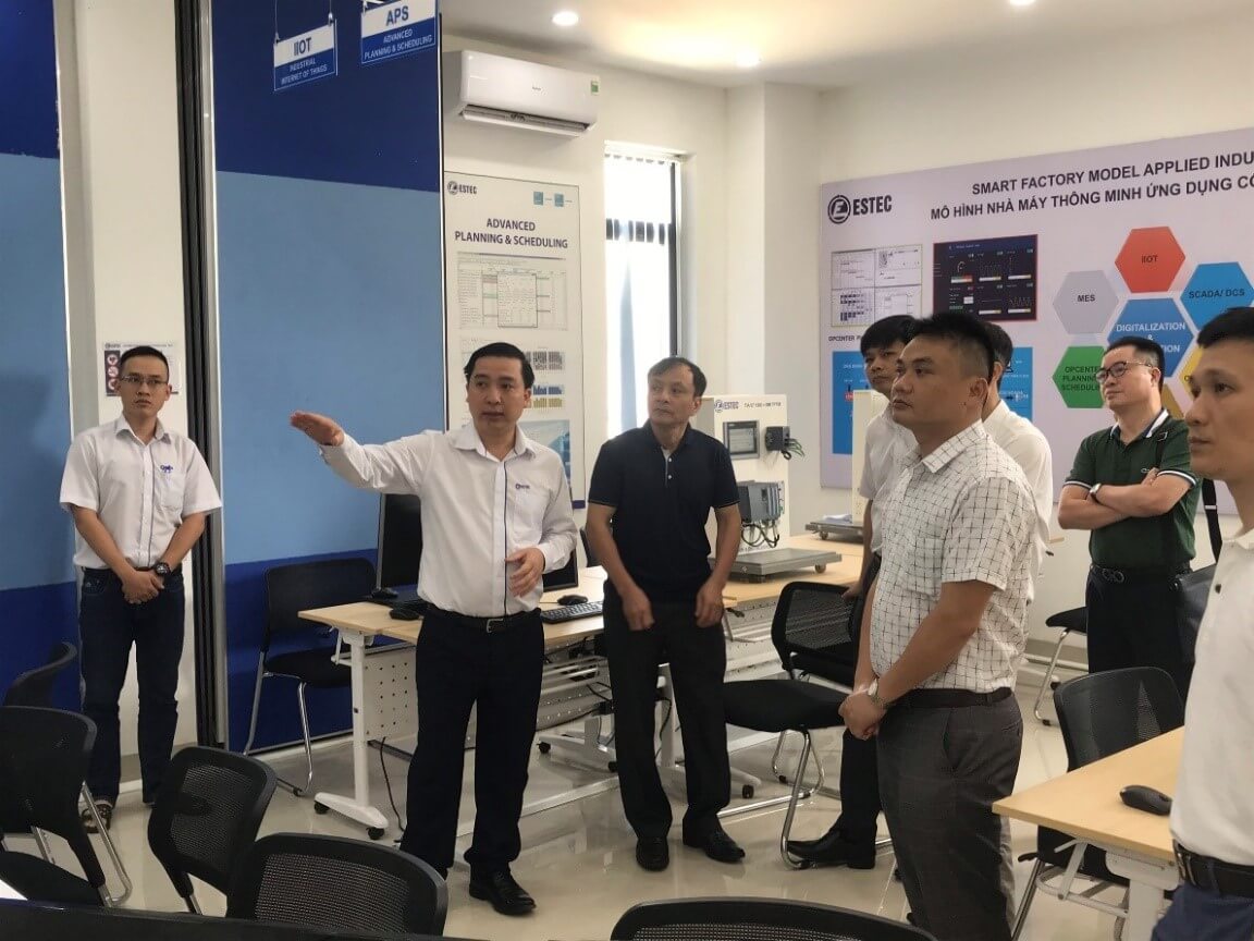 THE MINISTRY OF SCIENCE AND TECHNOLOGY VISIT ESTEC FACTORY